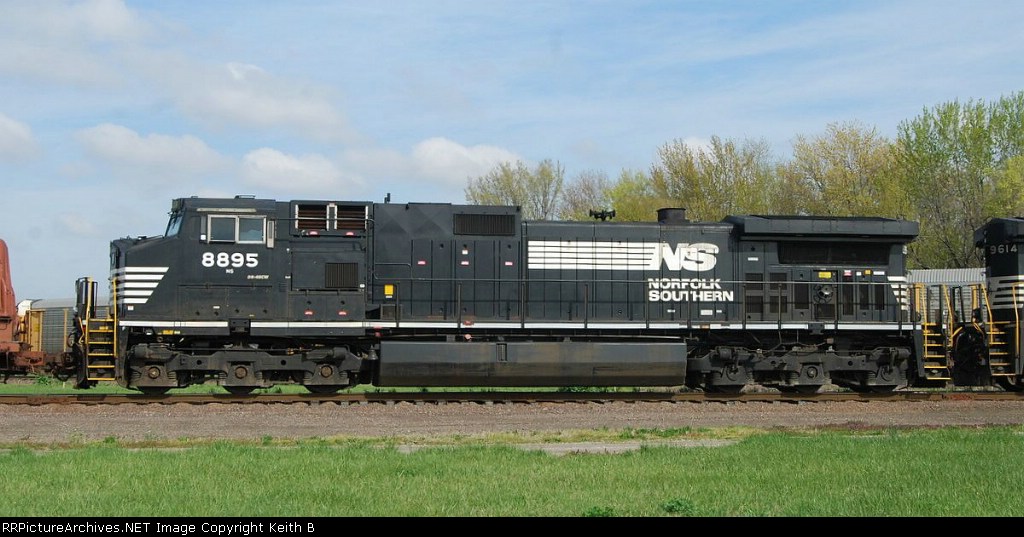 NS 8895